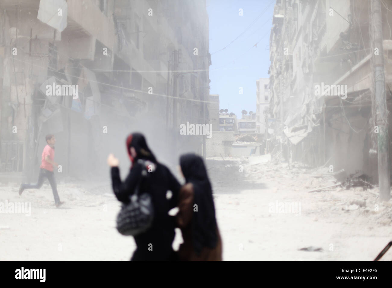 Barrel bomb syria hi-res stock photography and images - Alamy