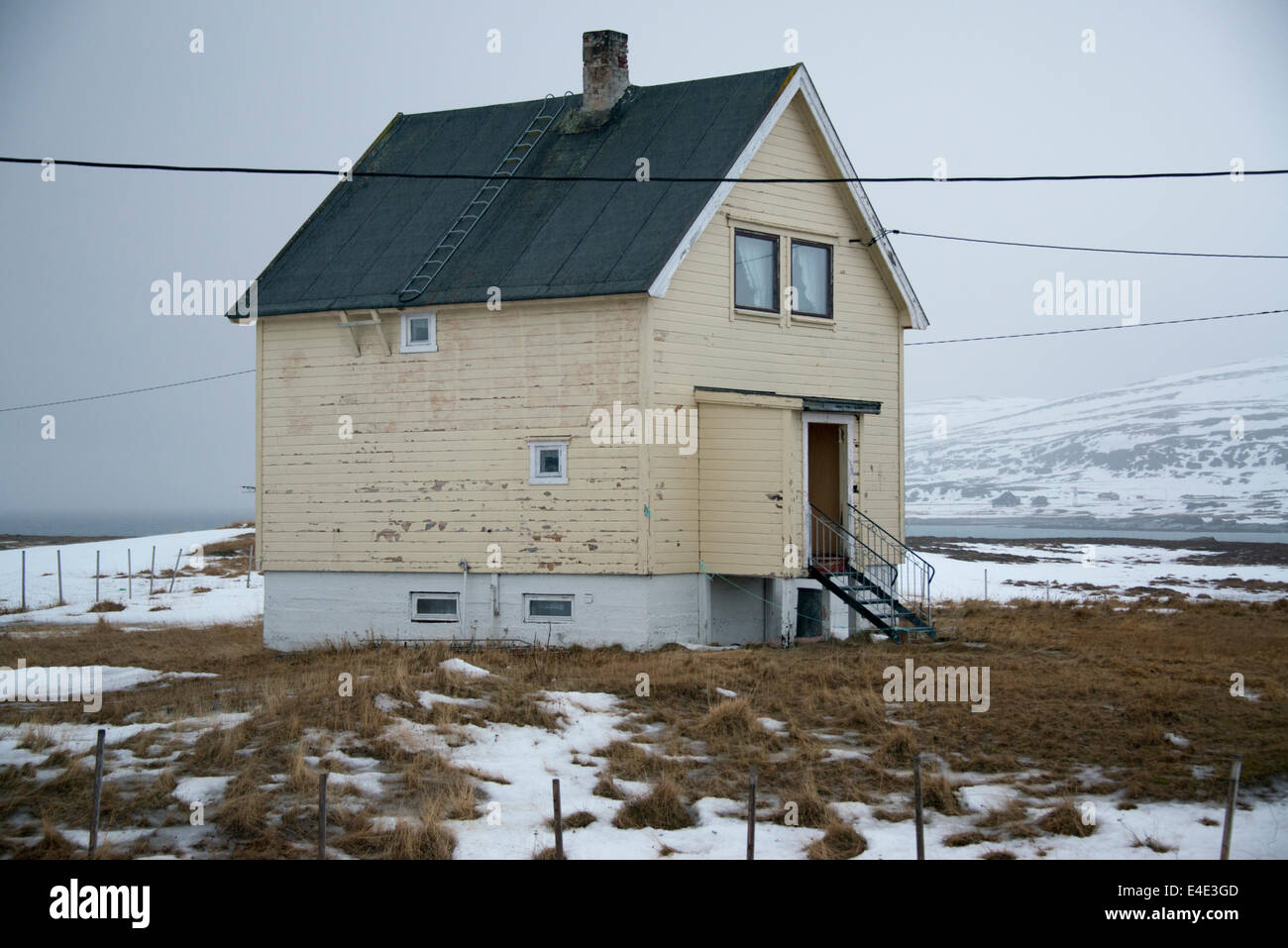 Deserted house in desolate landscape Stock Photo - Alamy