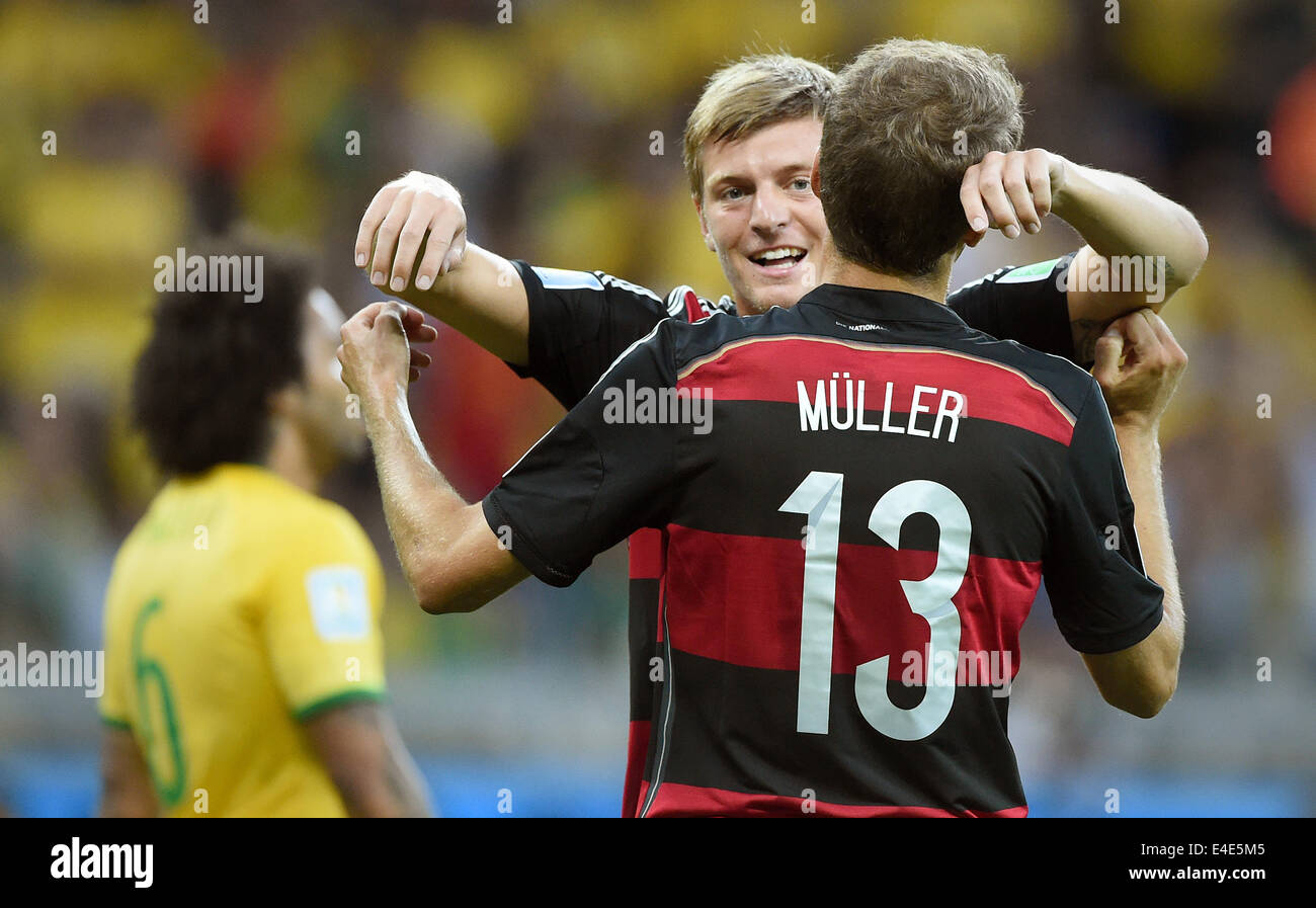 Toni kroos thomas muller hi-res stock photography and images - Alamy