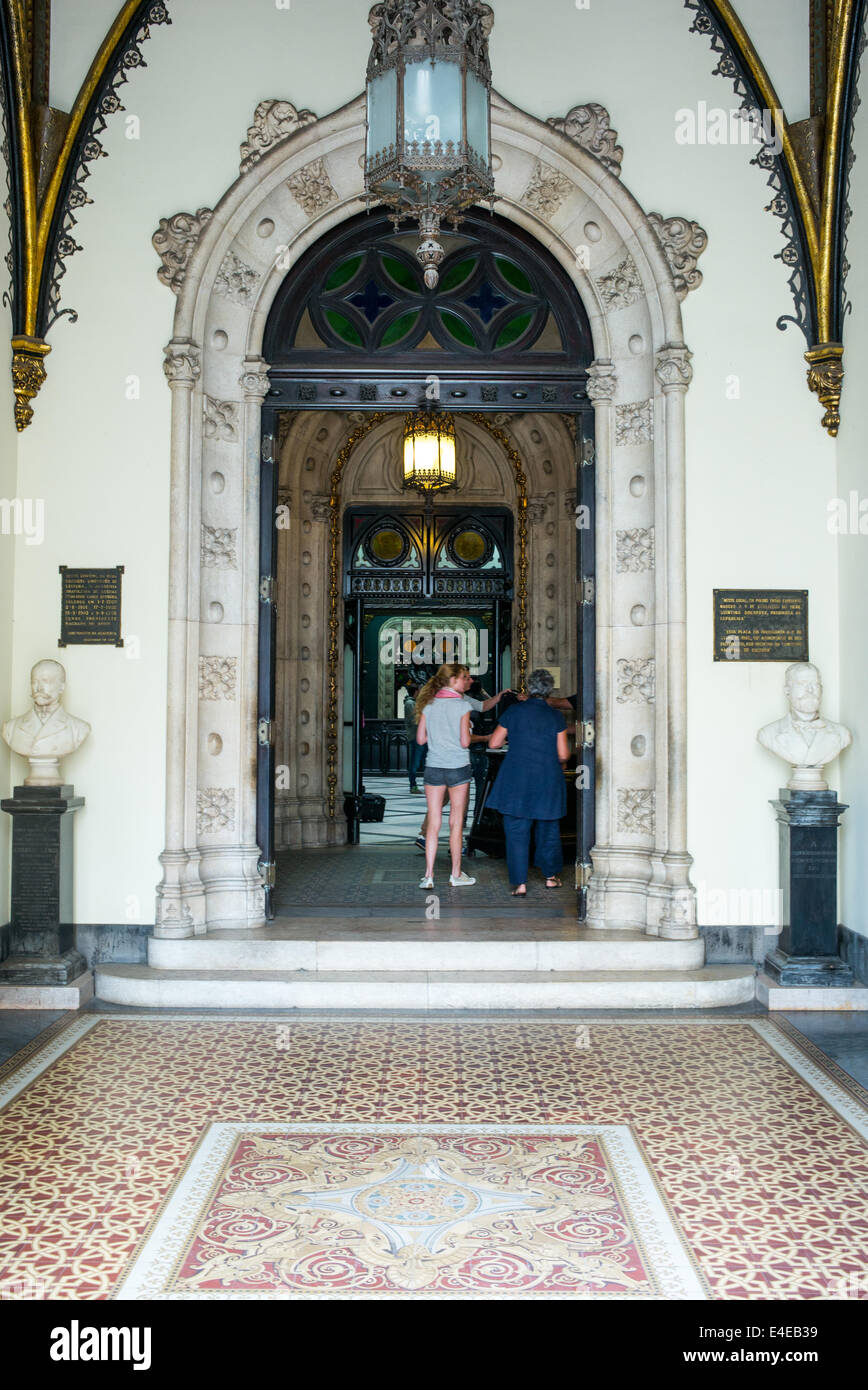 Brazil rio de janeiro old library hi-res stock photography and images ...