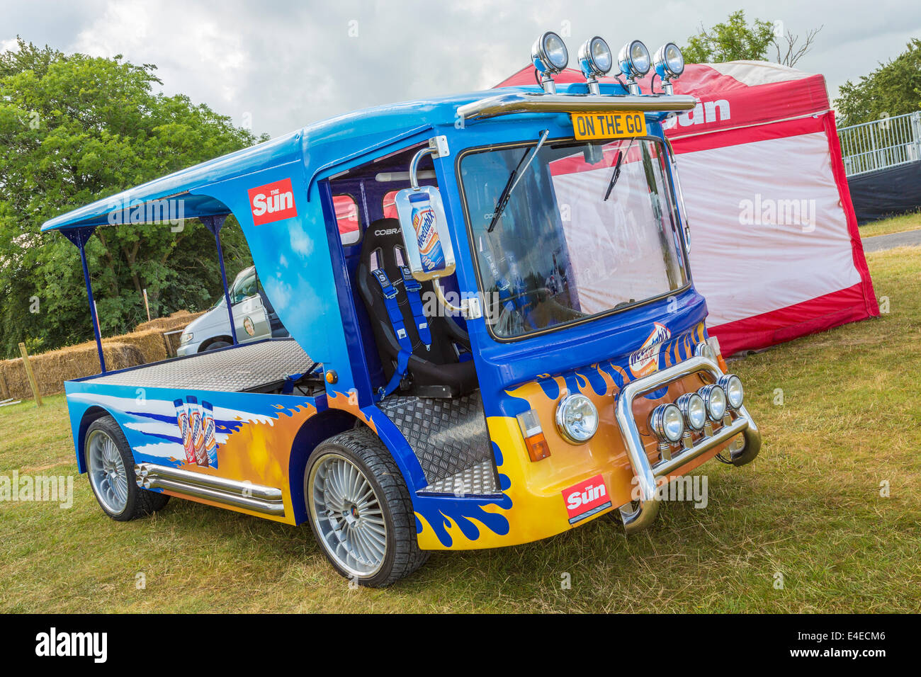 Milk float delivery vehicle hi-res stock photography and images - Alamy