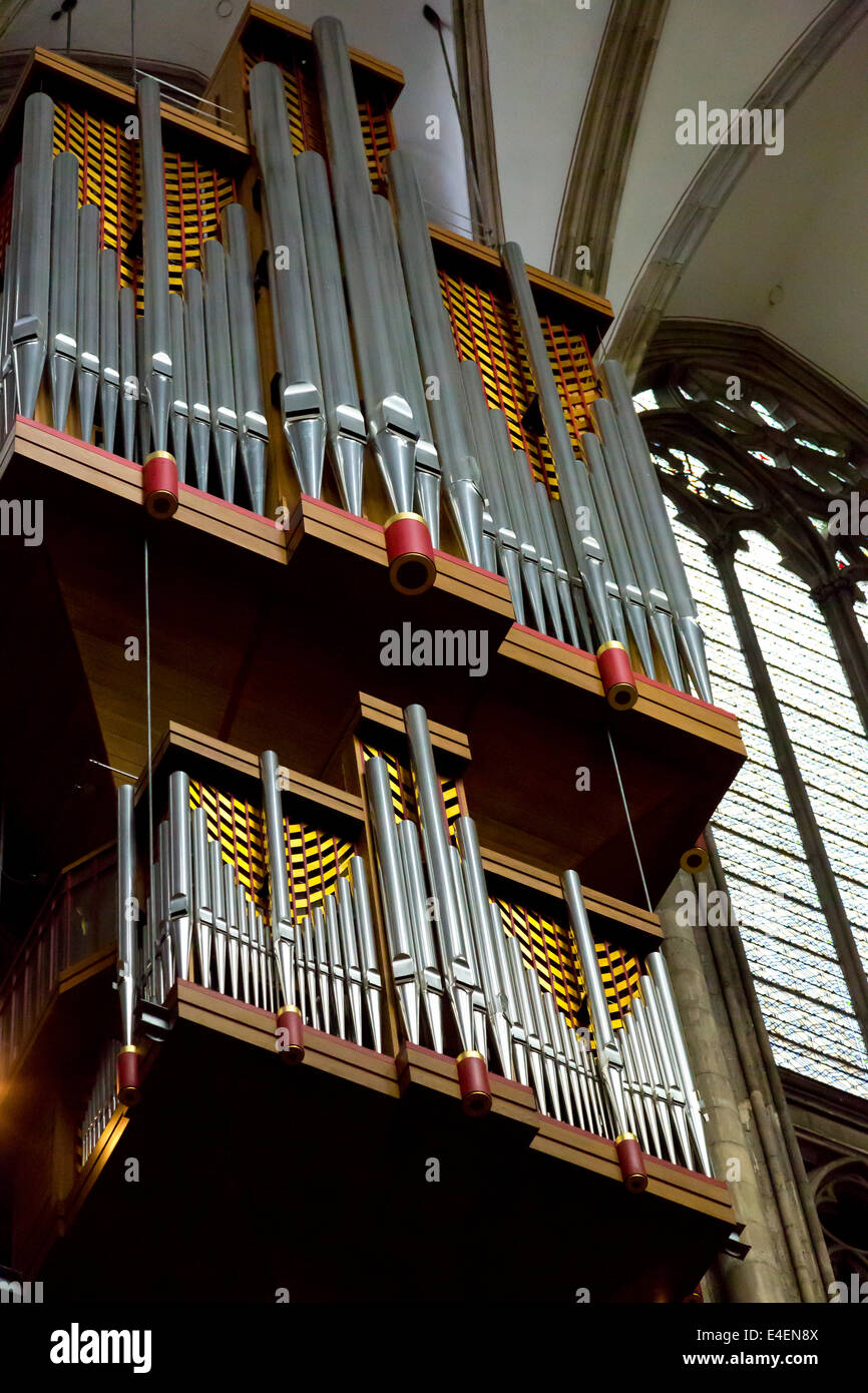 Monumental organ hi-res stock photography and images - Alamy