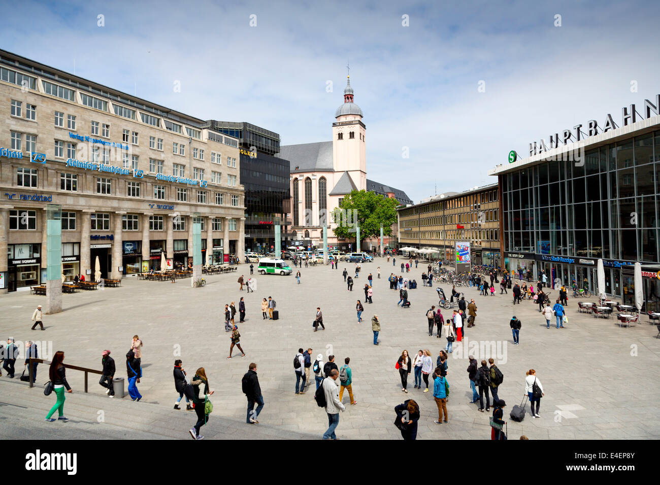 Cologne railway station interior koln hi-res stock photography and ...