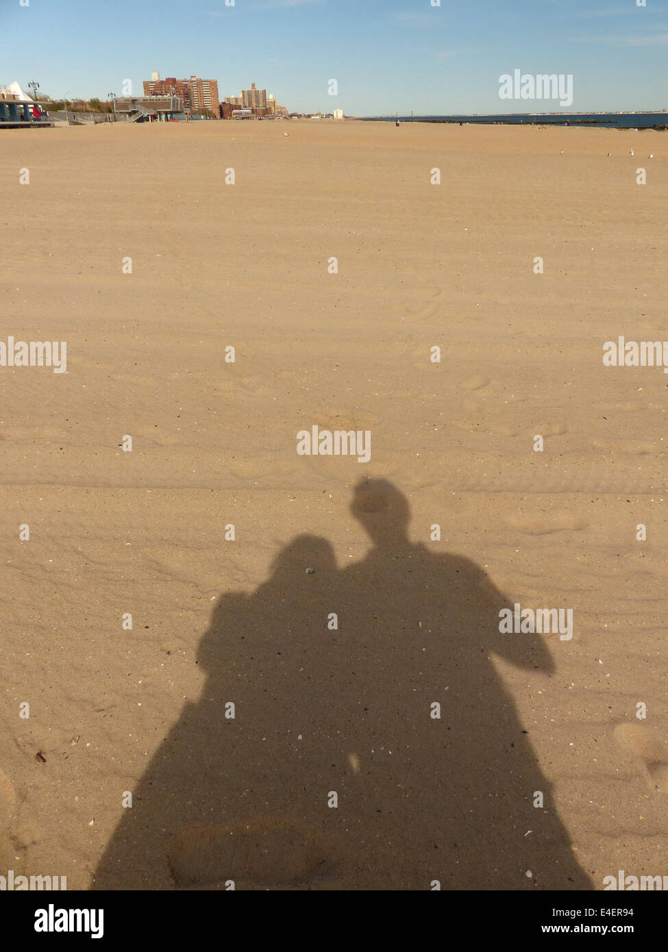 Hug shadow hi-res stock photography and images - Alamy