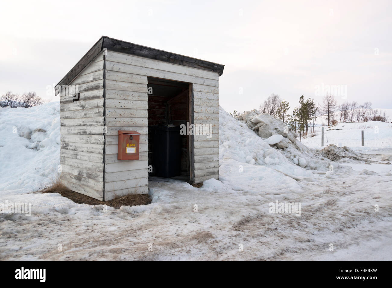Bus shed hi-res stock photography and images - Alamy