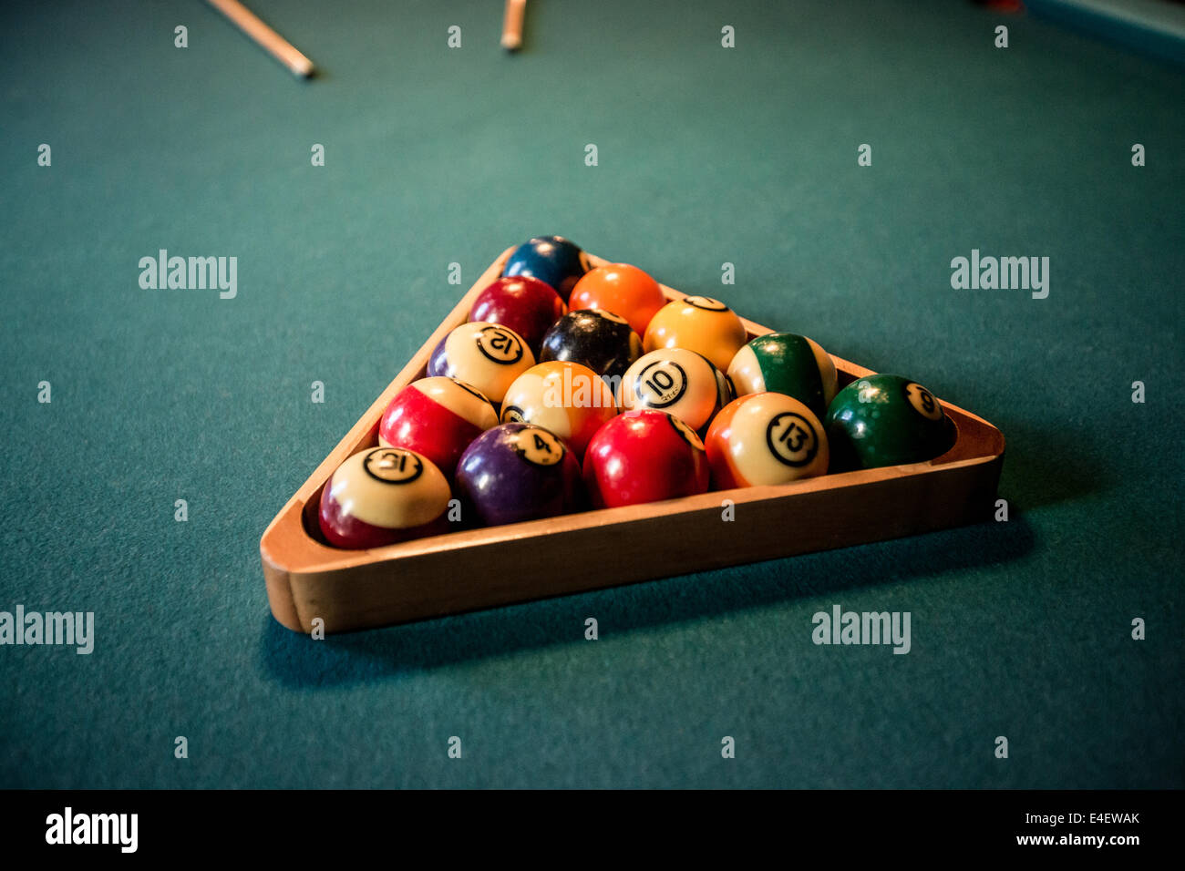 Pool table and balls Stock Photo - Alamy