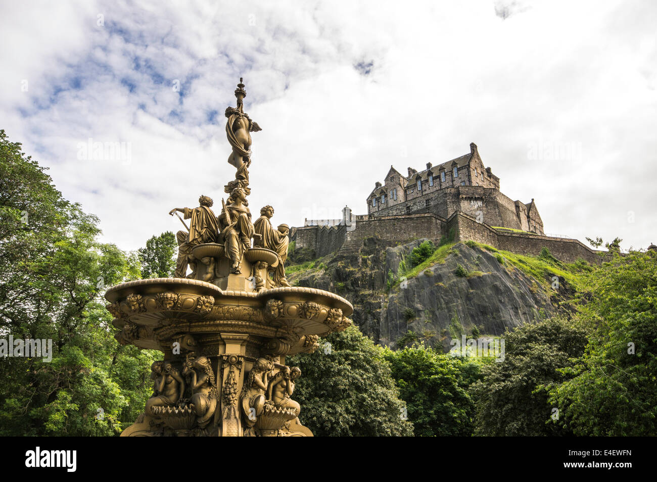 Edinburgh castle and Ross fountain during a Scottish summer Stock Photo ...