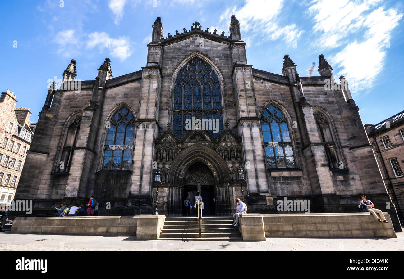 St Giles Cathedral Edinburgh wide angle front view Stock Photo - Alamy