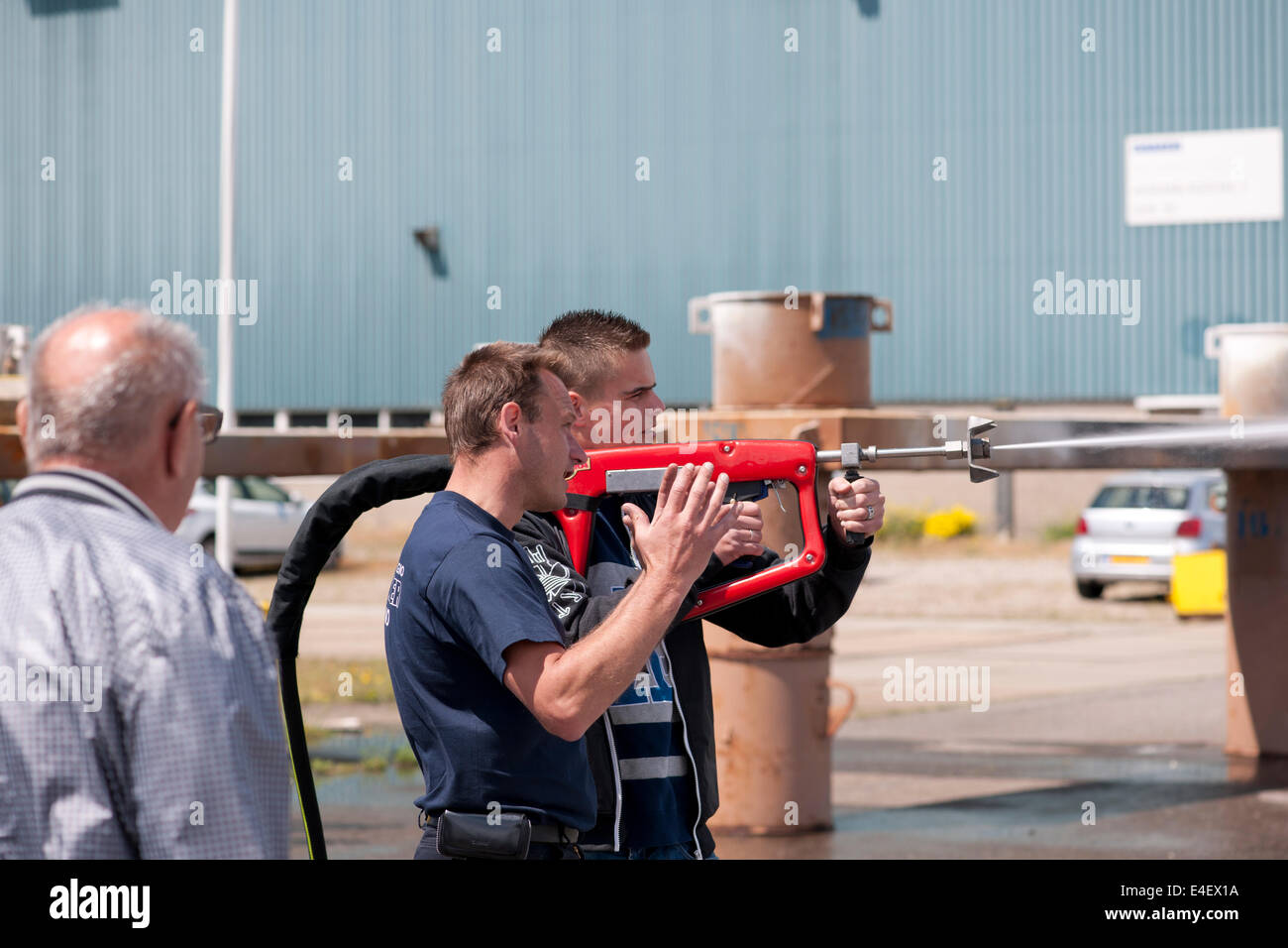 demonstration of the cobra high pressure fire extinguishing system ...