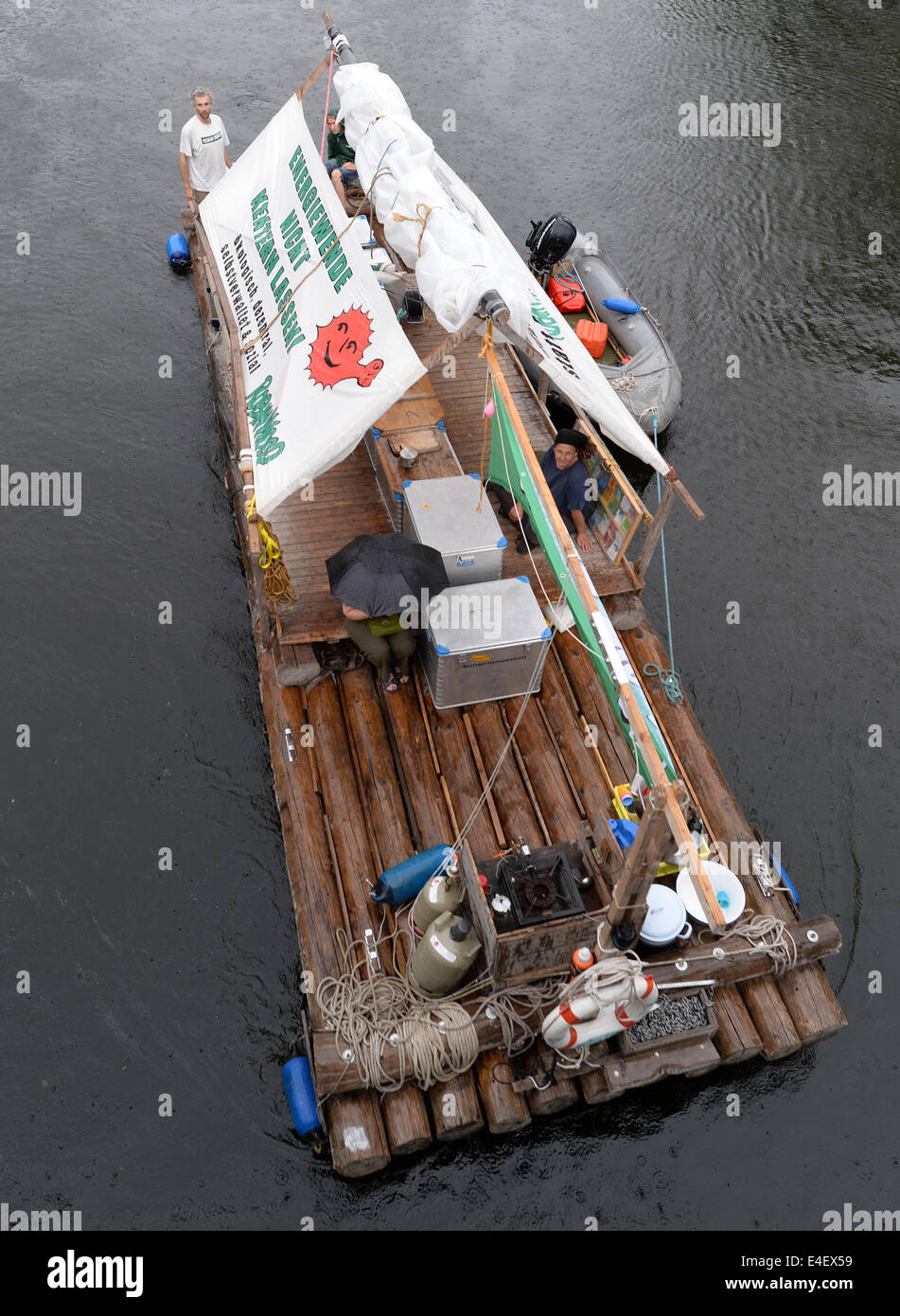 Raft drives hi-res stock photography and images - Alamy