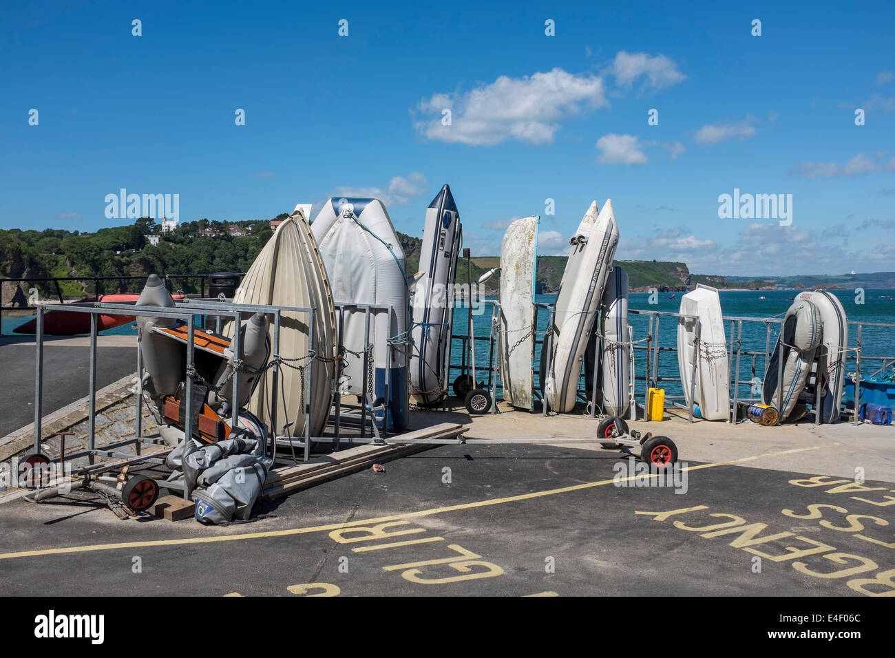 Tenby boats hi-res stock photography and images - Alamy