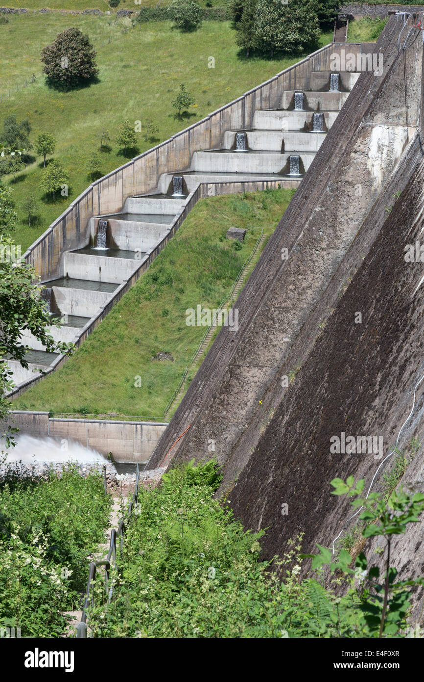 Stepped spillway - a type of overflow, and the dam at Wimbleball ...