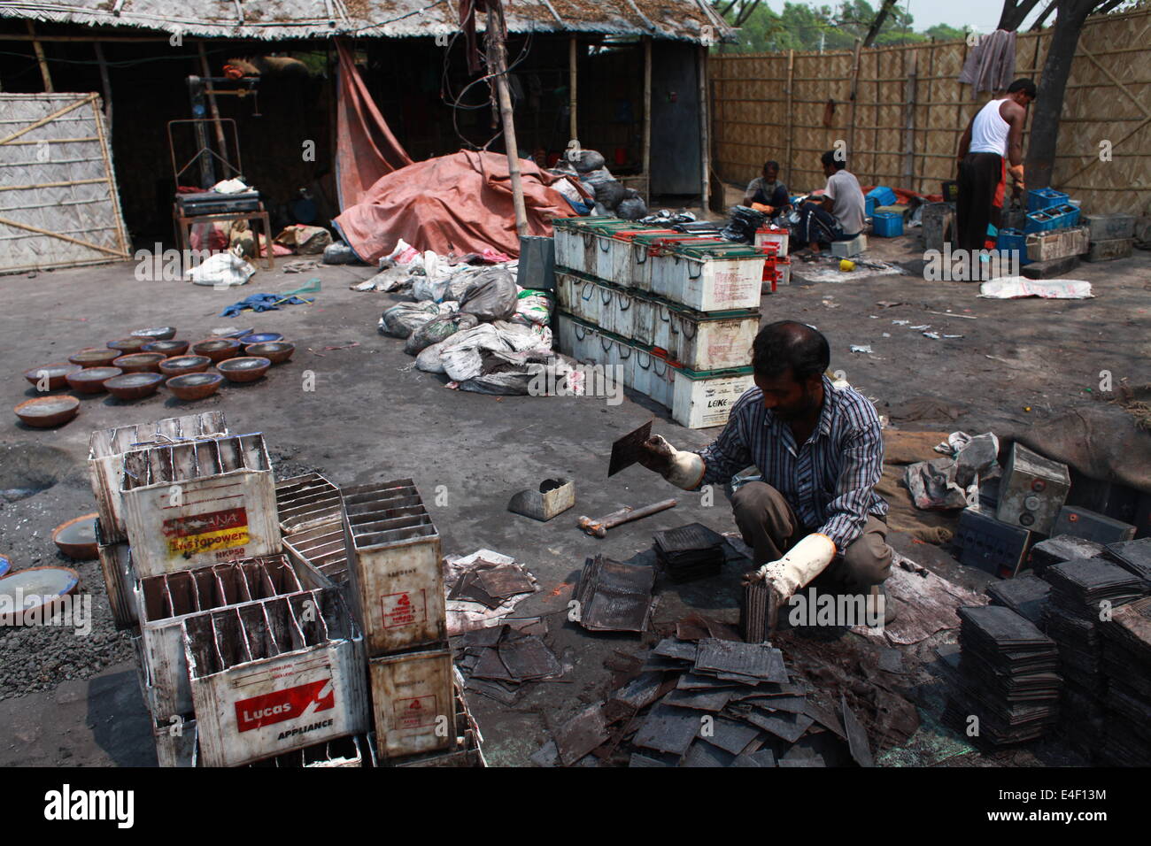 Battery Pollution Stock Photos & Battery Pollution Stock Images - Alamy