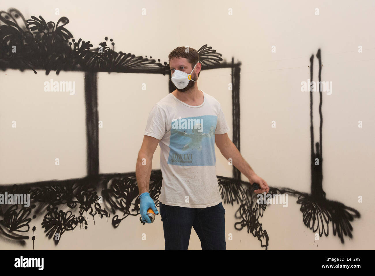 Australian artist Ben Quilty at Saatchi Gallery, London Stock Photo - Alamy