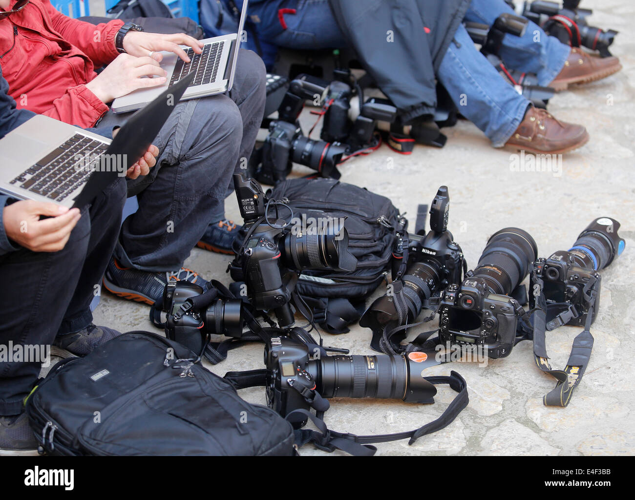 Papers everywhere hi-res stock photography and images - Alamy
