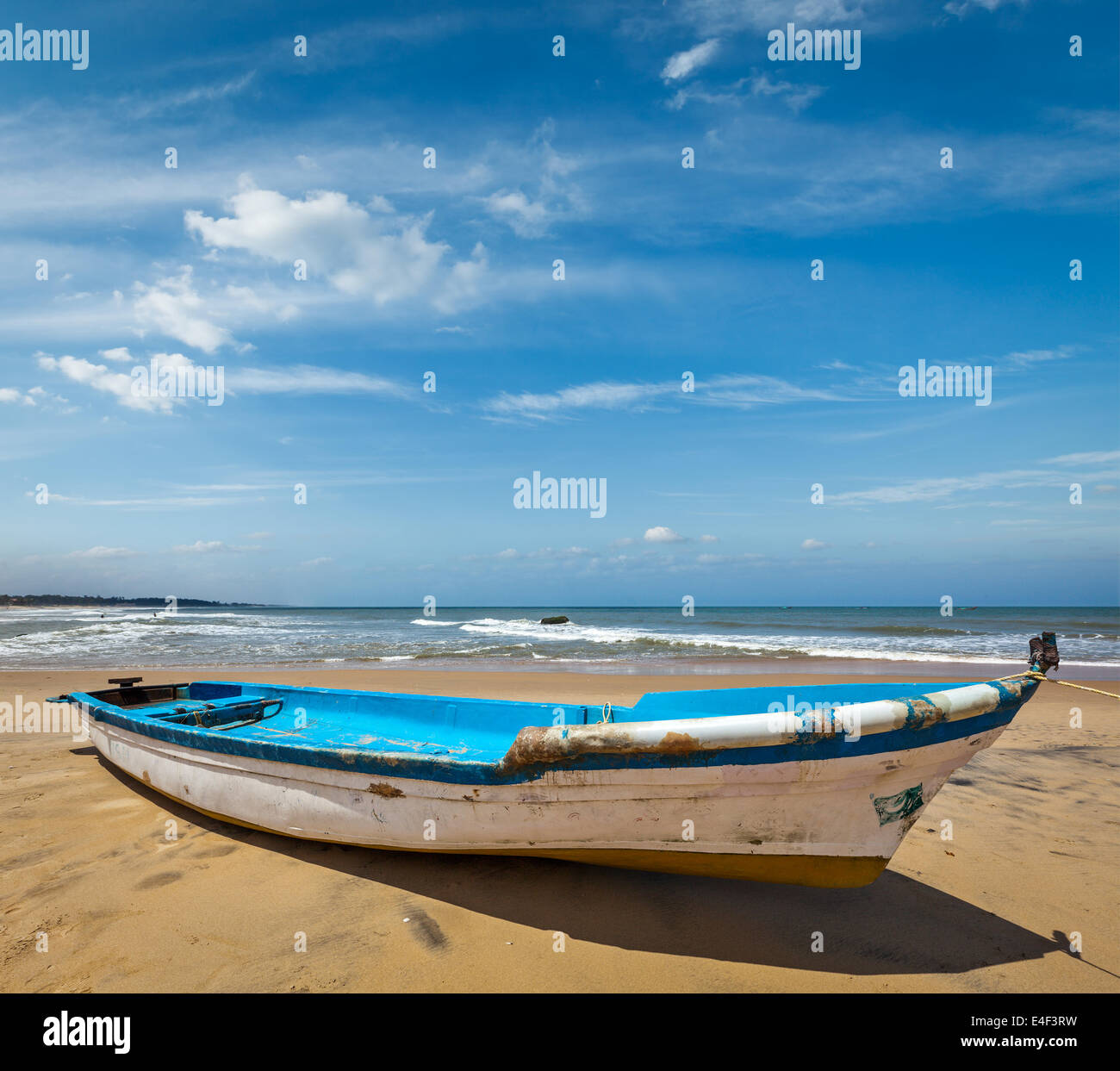 Boat on a beach. India Stock Photo - Alamy