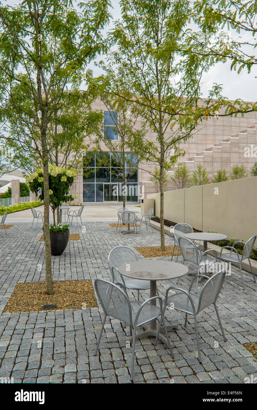 A modern empty patio space Stock Photo - Alamy
