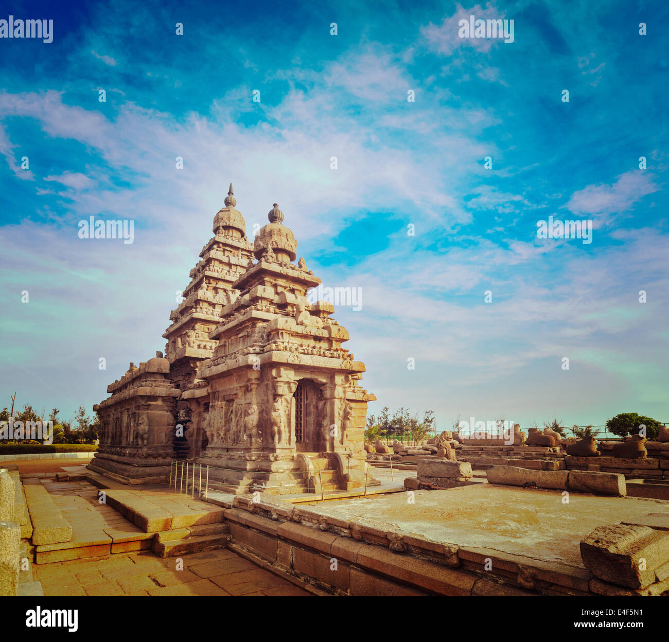 Tamil architectural style hi-res stock photography and images - Alamy