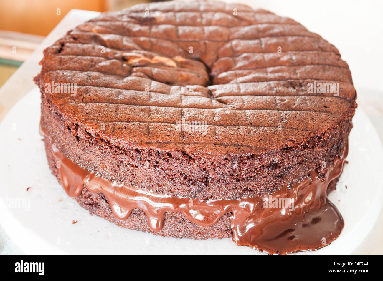 Filled layer cake hi-res stock photography and images - Alamy