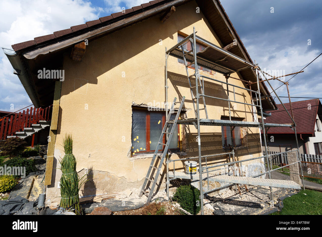 Construction or repair of the rural house, fixing facade, insulation ...