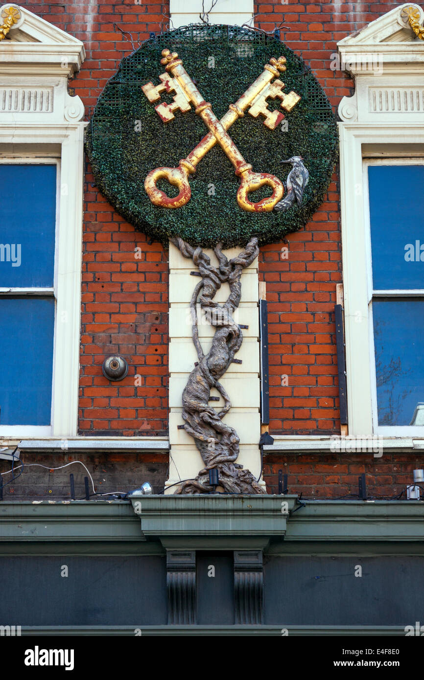 The cross keys public house hi-res stock photography and images - Alamy