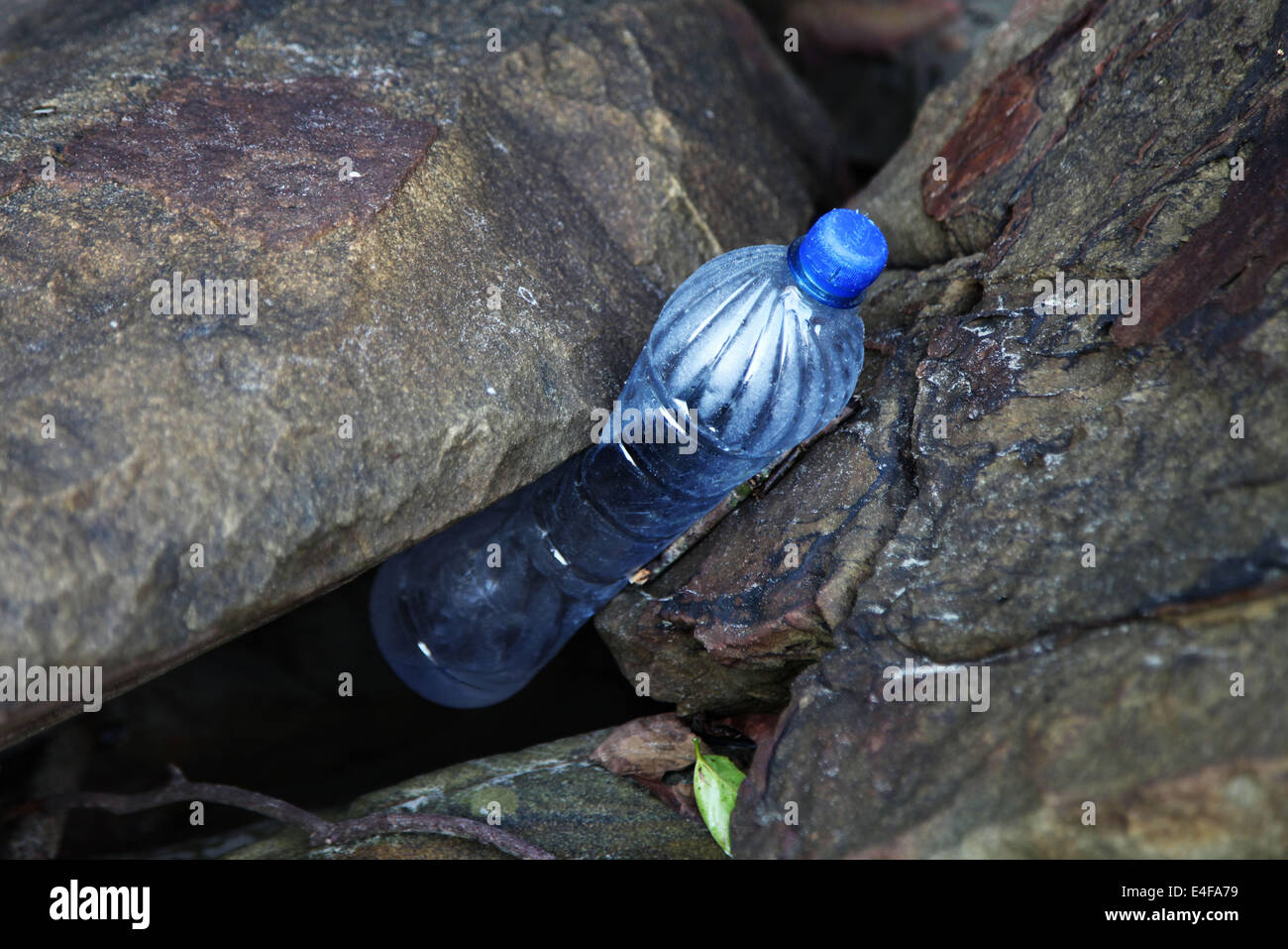 Stuck on the rocks hi-res stock photography and images - Alamy