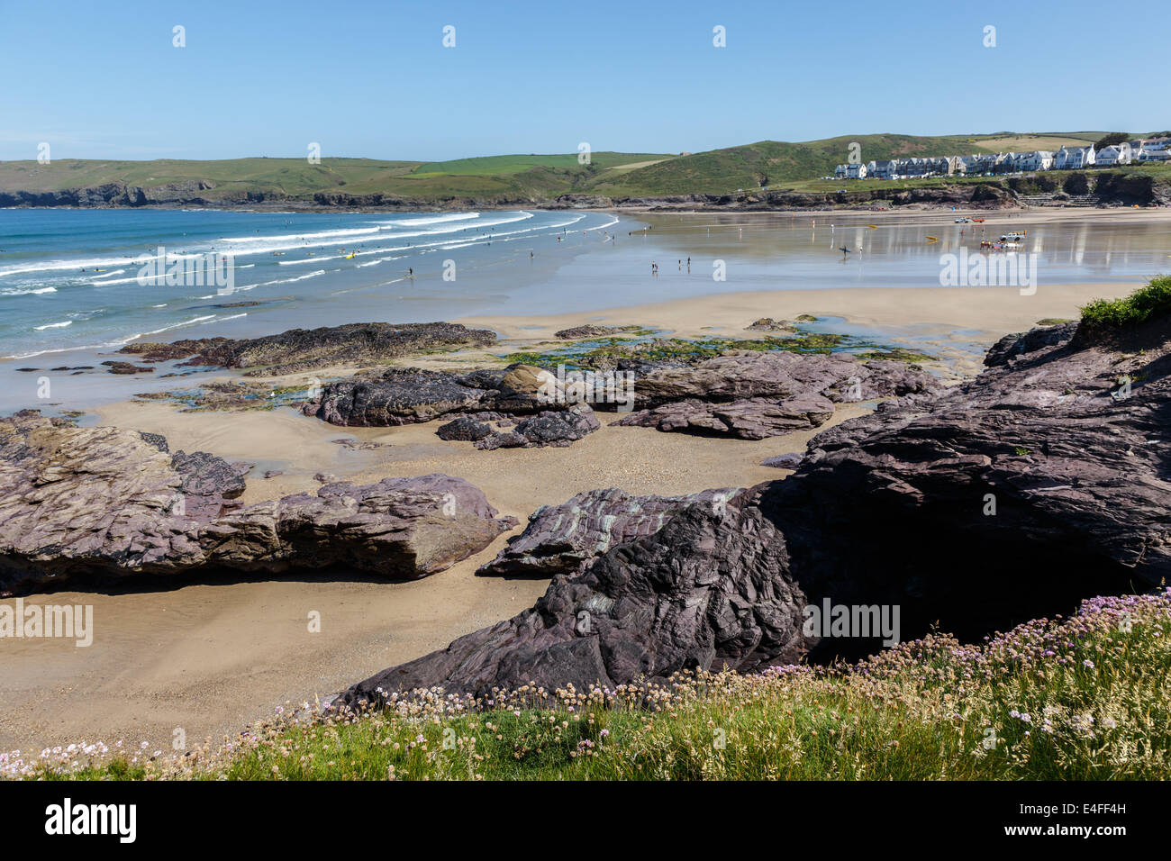 Polzeath surf hi-res stock photography and images - Alamy