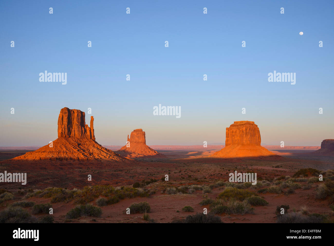 East and West Mitterns and Merrick Butte at sunset, Monument Valley ...