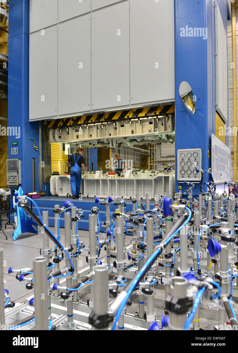 New bmw 7 series hi-res stock photography and images - Alamy