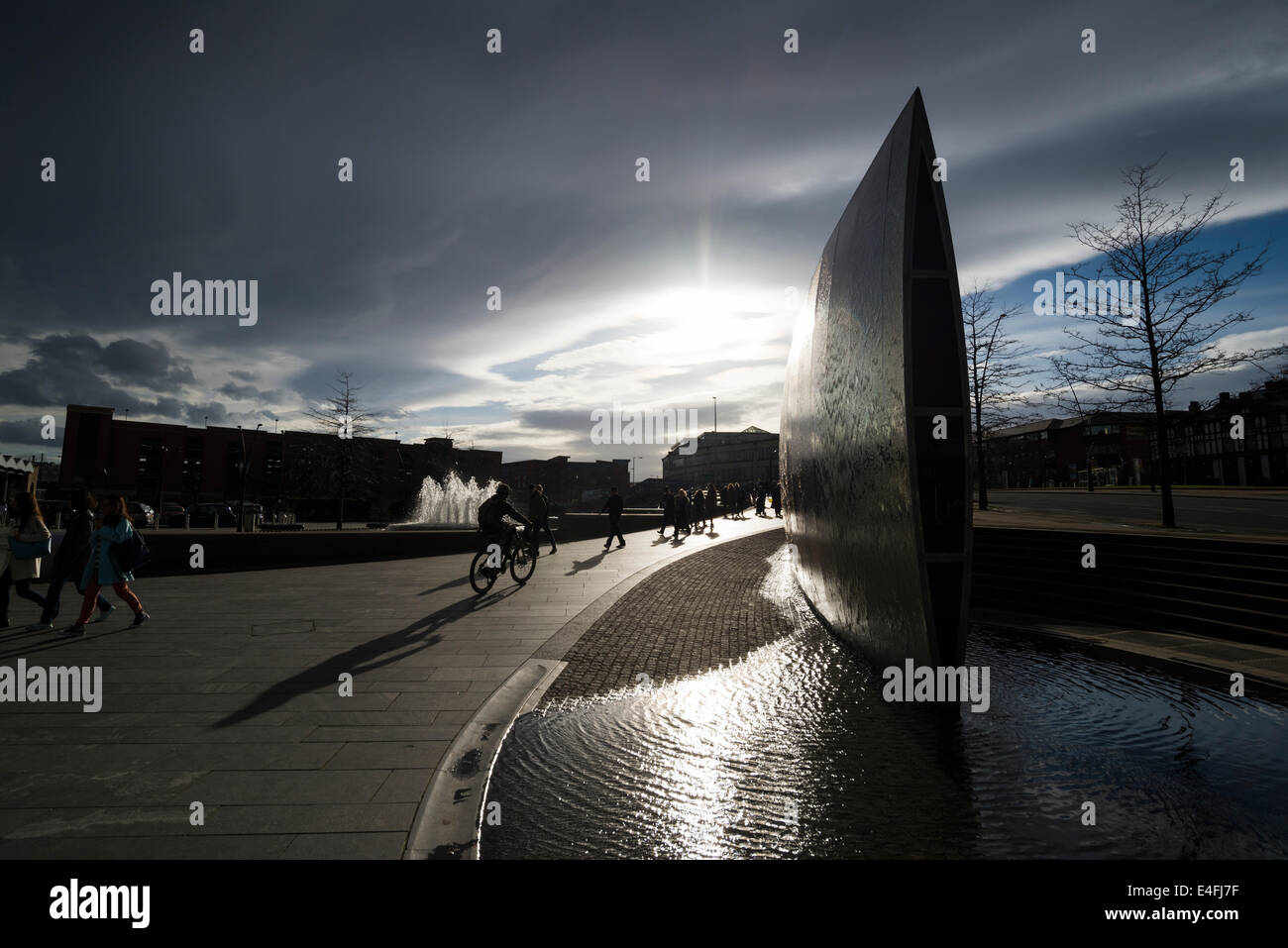 Sheffield Sheaf Square and Cutting Edge water feature South Yorkshire ...