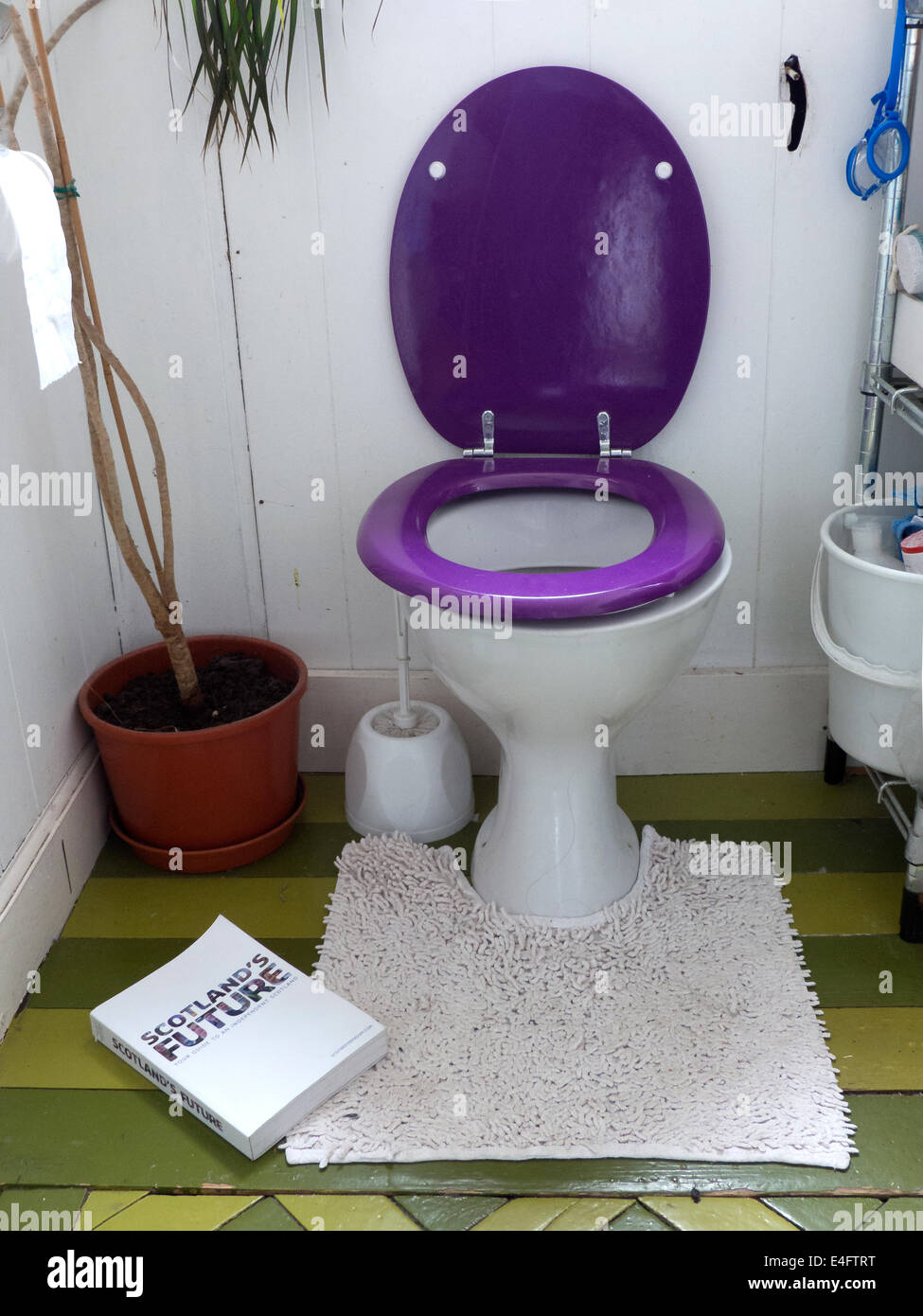 Scotland toilet hi-res stock photography and images - Alamy