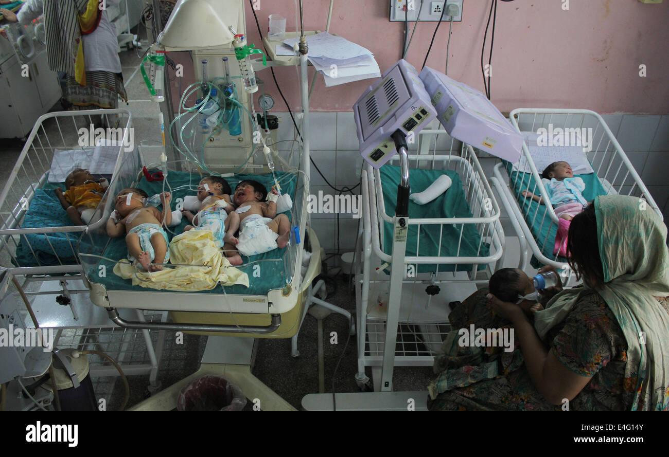 Lahore, Pakistan. 10th July, 2014. Pakistani new born babies being ...