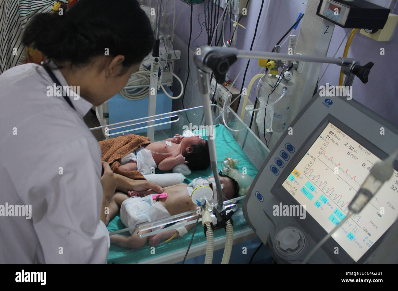 Pakistan Born High Resolution Stock Photography and Images - Alamy