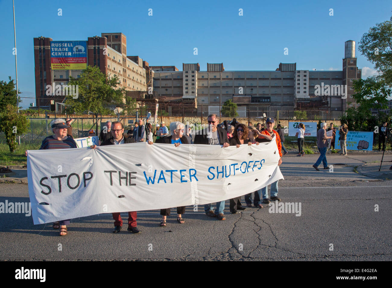 Human right to water hi-res stock photography and images - Alamy