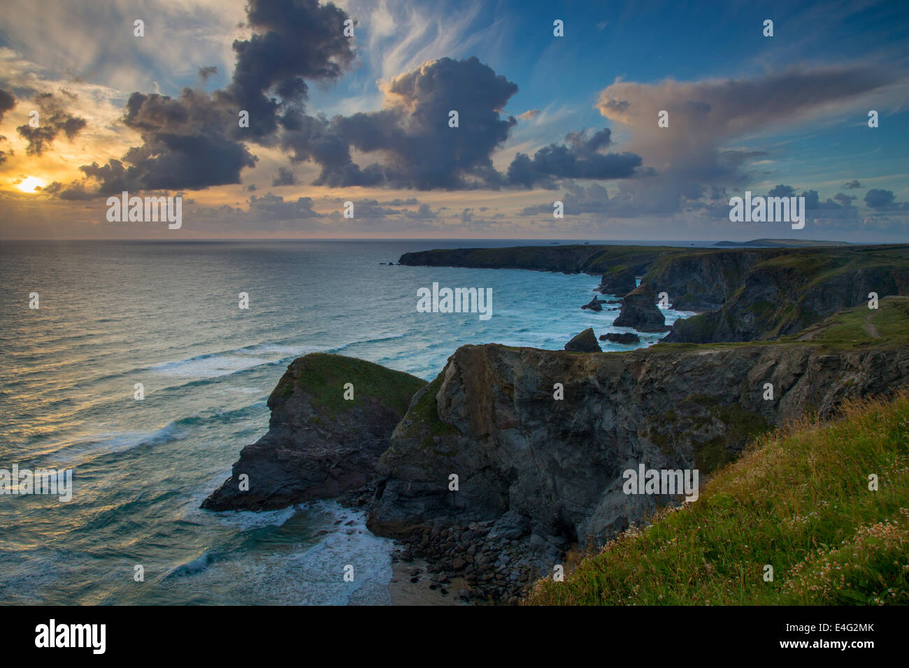 Beautiful sunset along rugged hi-res stock photography and images - Alamy