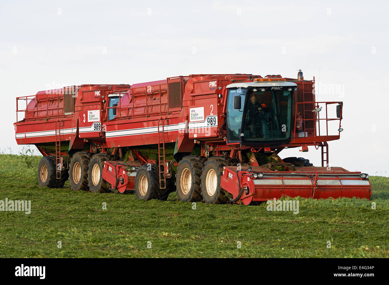 Self propelled pea harvesters hi-res stock photography and images - Alamy