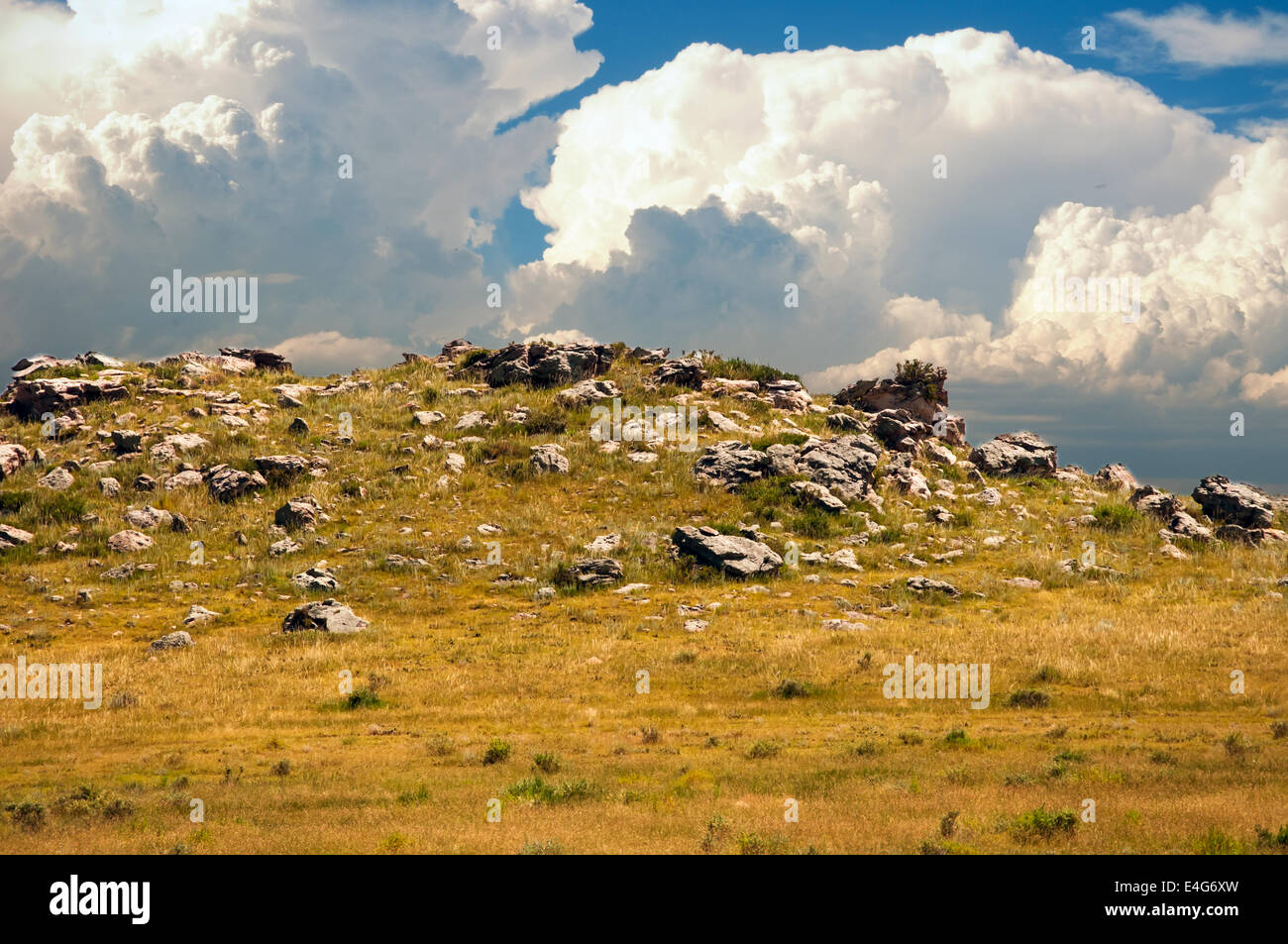 Cumulus clouds over prairie hi-res stock photography and images - Alamy