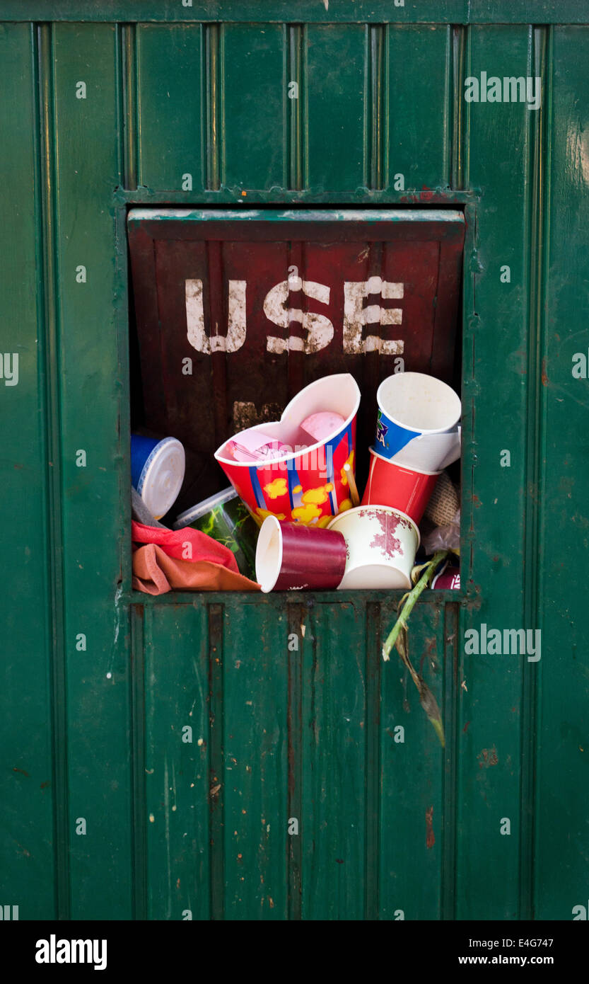 Trash garbage waste hi-res stock photography and images - Alamy