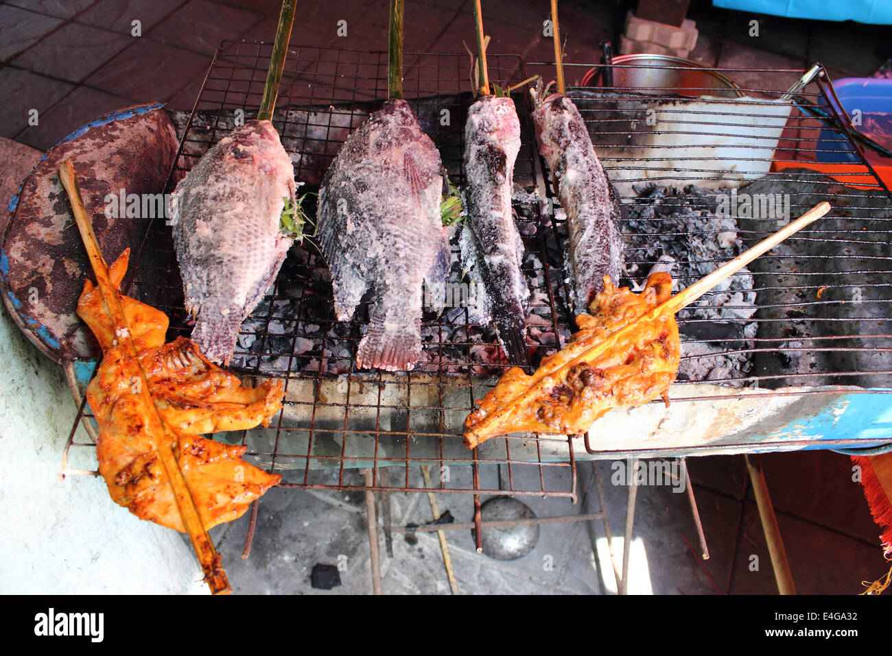 Flame grilled chicken hi-res stock photography and images - Alamy