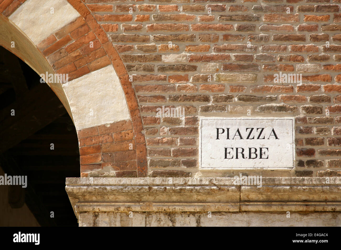 Piazza delle Erbe, Verona, Italy Stock Photo - Alamy