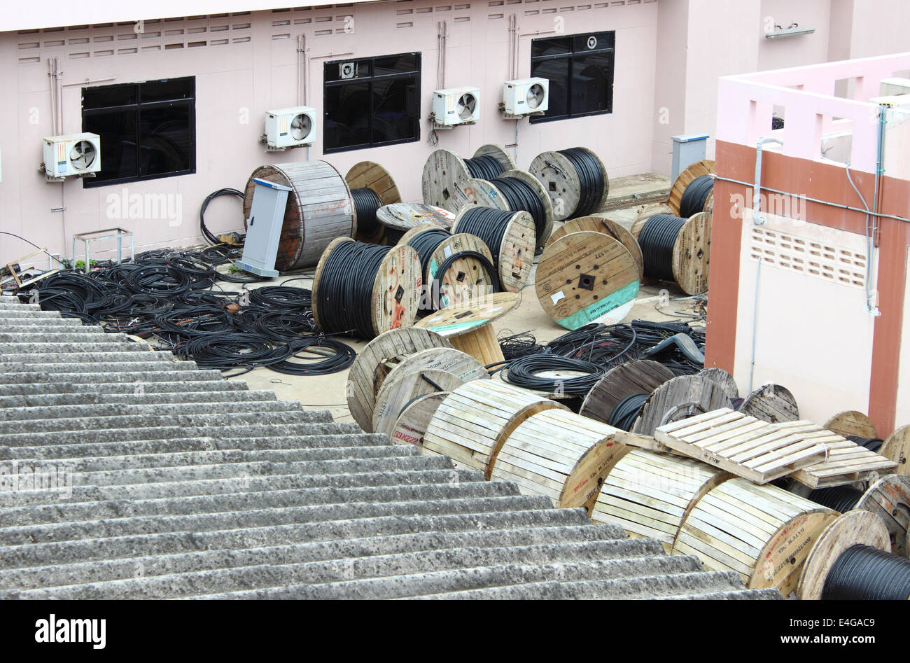 Electrical wires hi-res stock photography and images - Alamy