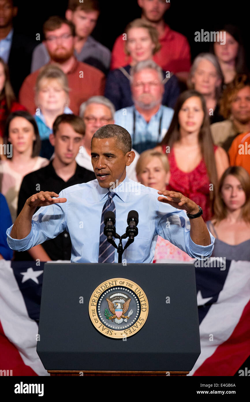 President barack obama and gov rick perry hi-res stock photography and ...