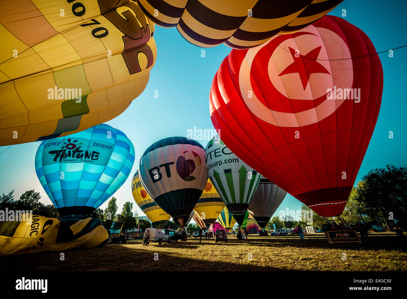 Biggest competition hi-res stock photography and images - Alamy