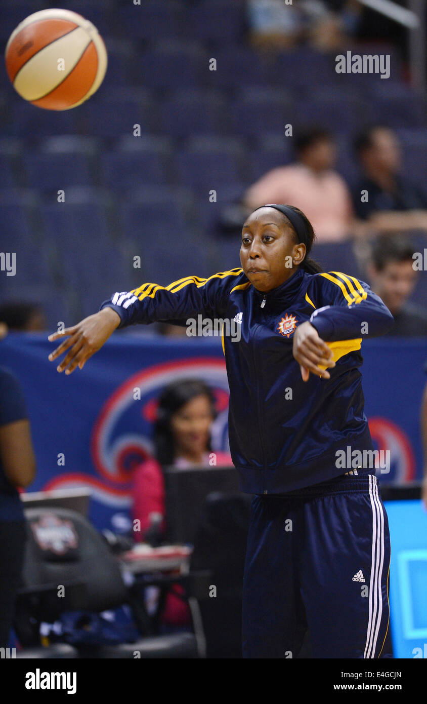 Washington, DC, USA. 27th June, 2014. 20140627 - Connecticut Sun guard ...