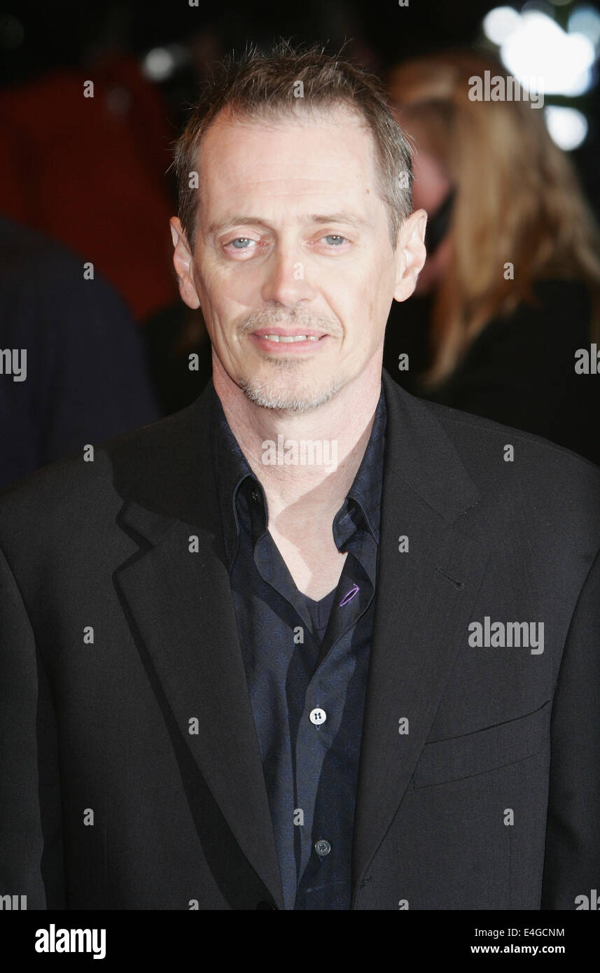 London, UK. 18th Oct, 2007. Steve Buscemi arrives at the 'Interview ...