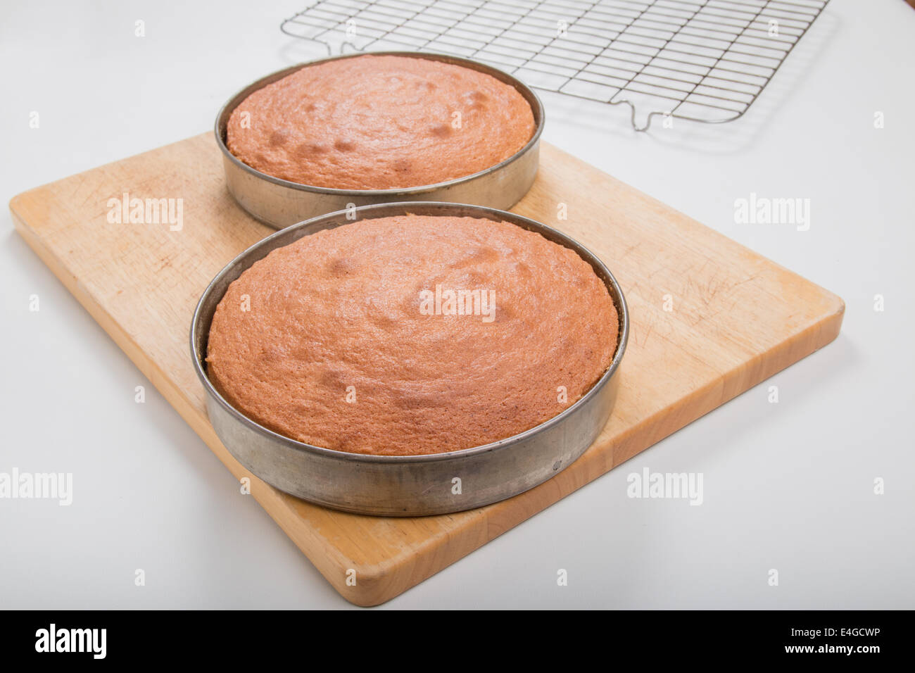 Victoria sponge hi-res stock photography and images - Alamy