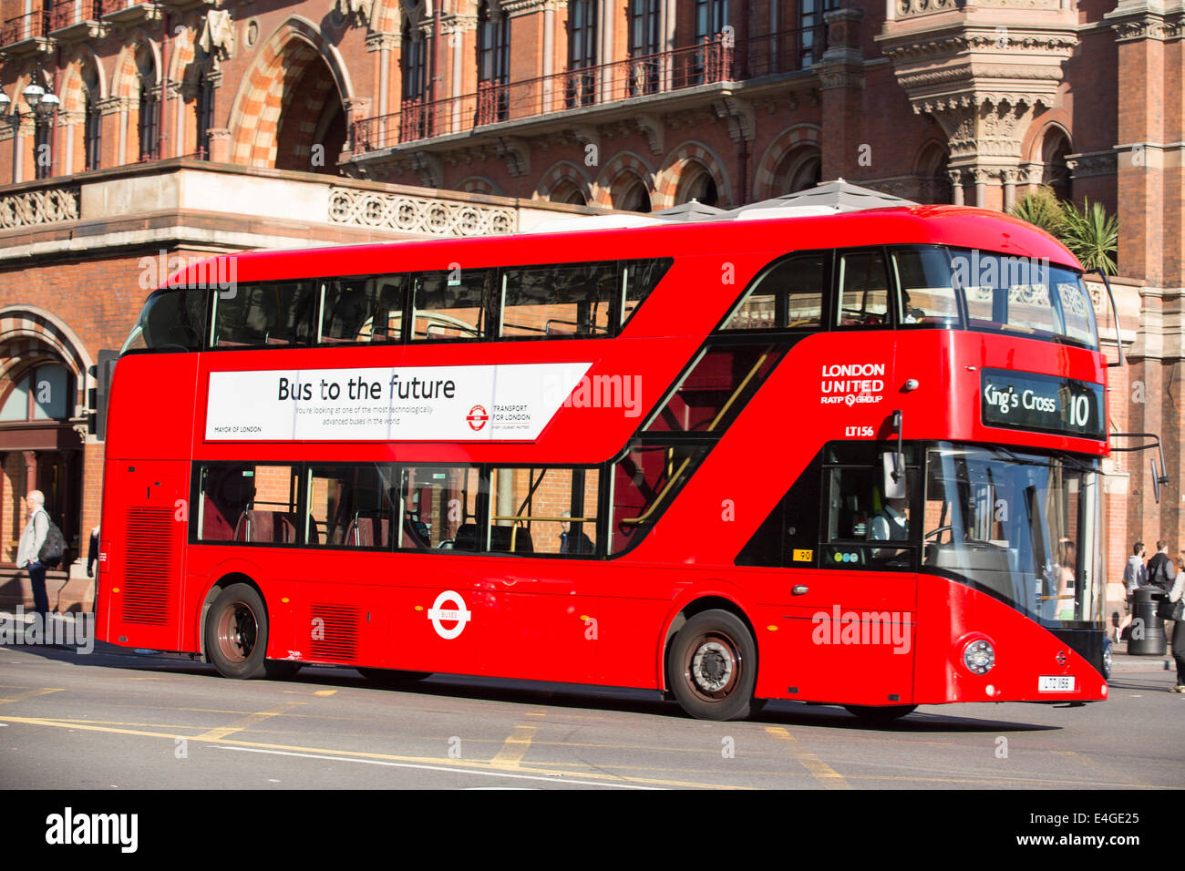 Modern bus london hi-res stock photography and images - Alamy