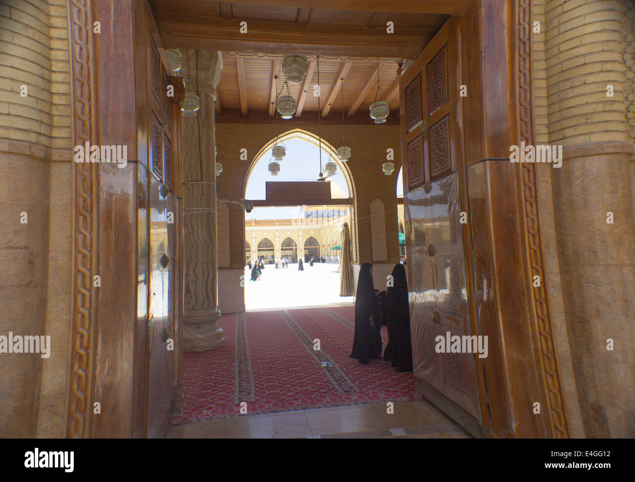 Islamic architecture shia muslim hi-res stock photography and images ...