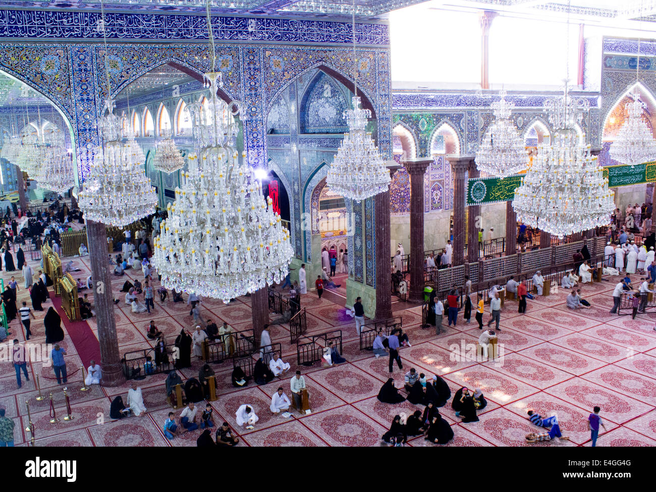 The shrine of Imam Hussein in Karbala Stock Photo - Alamy