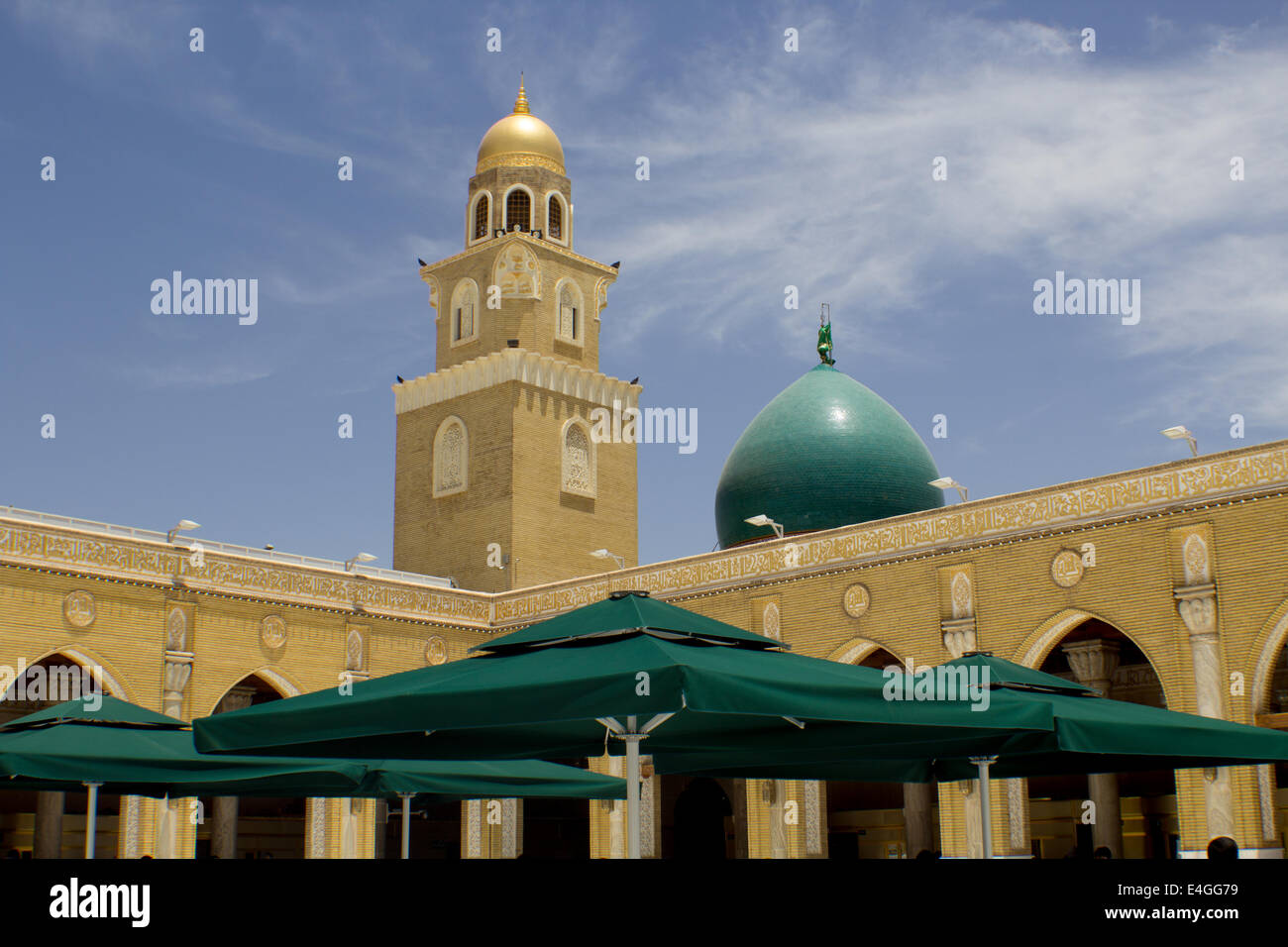 Kufa mosque hi-res stock photography and images - Alamy